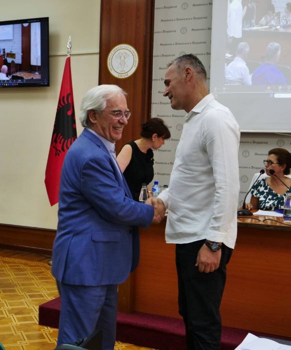Prof. dr. David Kalaj pranohet në Akademinë e Shkencave të Shqipërisë ...